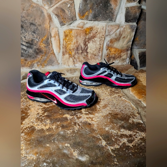 Nike | Shoes | Wmns Reax Run 5 Black Pink Size 1 47987001 | Poshmark